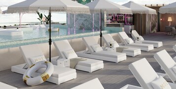 Piscina exterior sazonal 