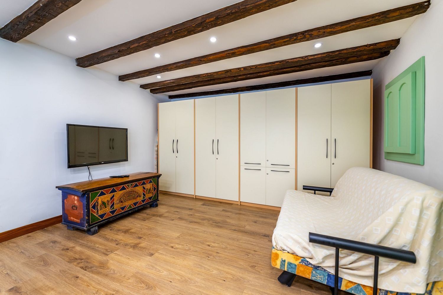 Almost Directly On The Beach In The Old Town With Many Alleyways - Baška