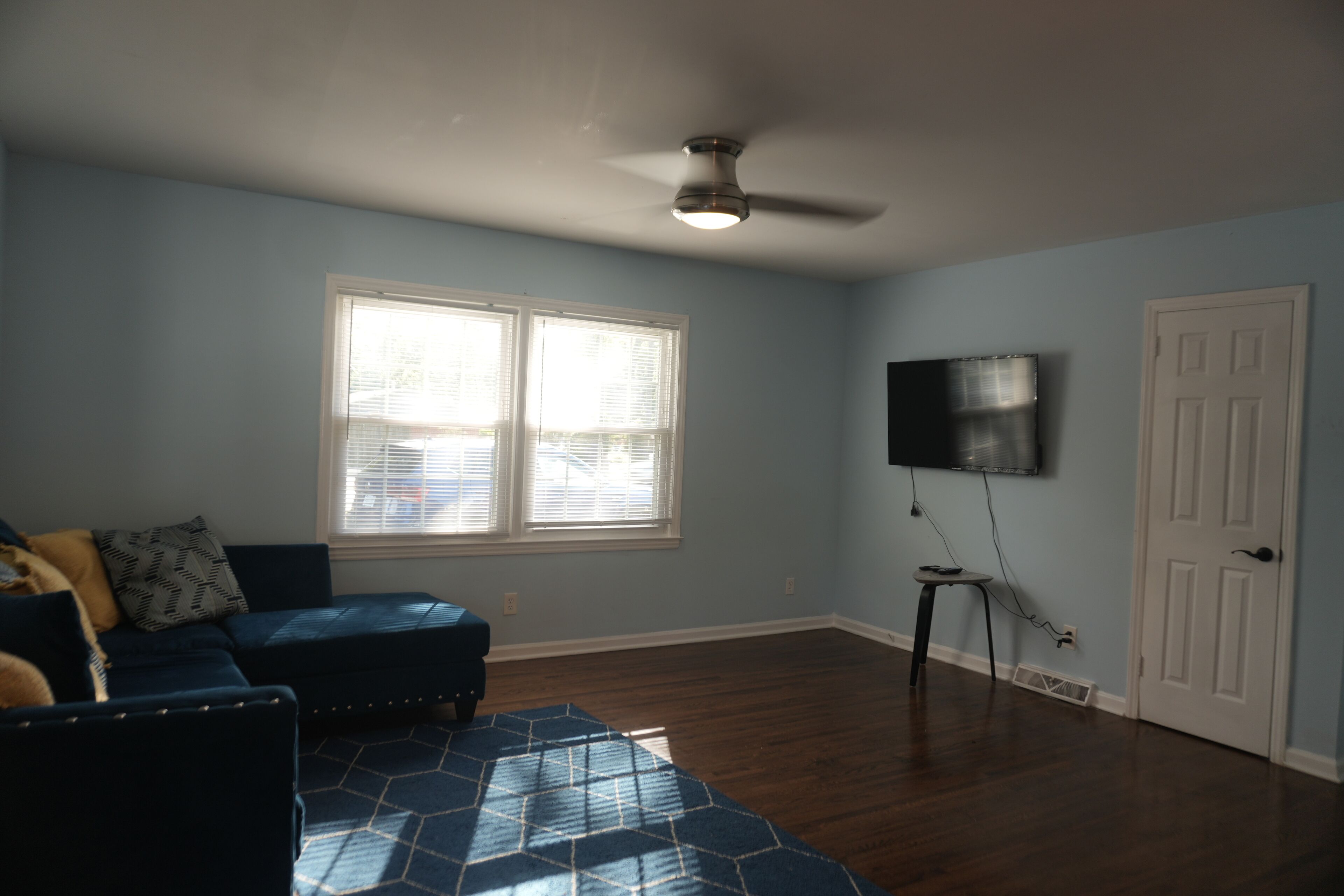 Cozy Ranch Style Home With Sun Porch, Above Ground Pool With Fenced Yard - University City Boulevard – Charlotte
