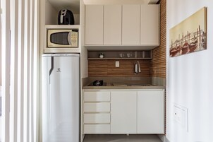 Estúdio Standard (563357) | Cozinha privada | Um frigorífico, um micro-ondas, utensílios de cozinha 