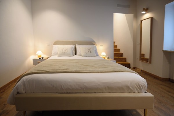 Quarto Clássico com Cama de Casal | Cofre no quarto, ferro/tábua de engomar, Wi-fi grátis