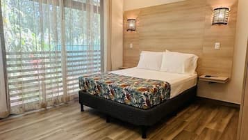 Casa família, piscina particular, ao lado da praia | 3 quartos, cofres nos quartos, escrivaninha