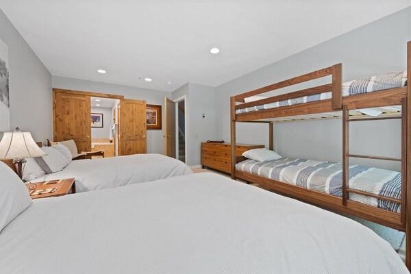 2 Bedroom Condo In The Heart Of Beaver Creek Village - Beaver Creek, CO