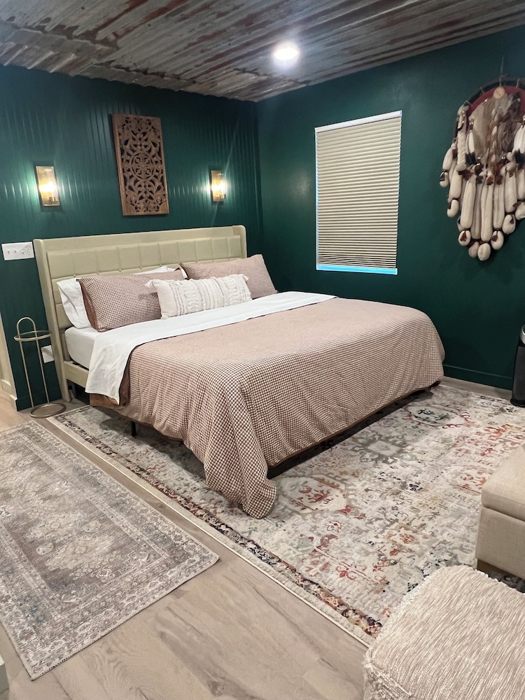 Cozy Farmhouse Cabin Near Kilgore And Longview - Longview, TX