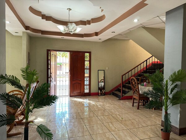 Villalobos Hotel - Managua