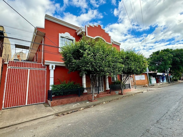 Villalobos Hotel - Managua