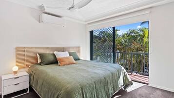 Apartamento superior, 2 quartos, vista para o jardim | 2 quartos, individualmente decorados, individualmente mobiliados