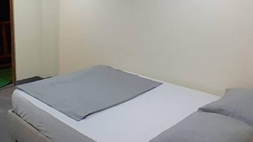 Quarto Familiar | Com decoração personalizada, roupa de cama fornecida