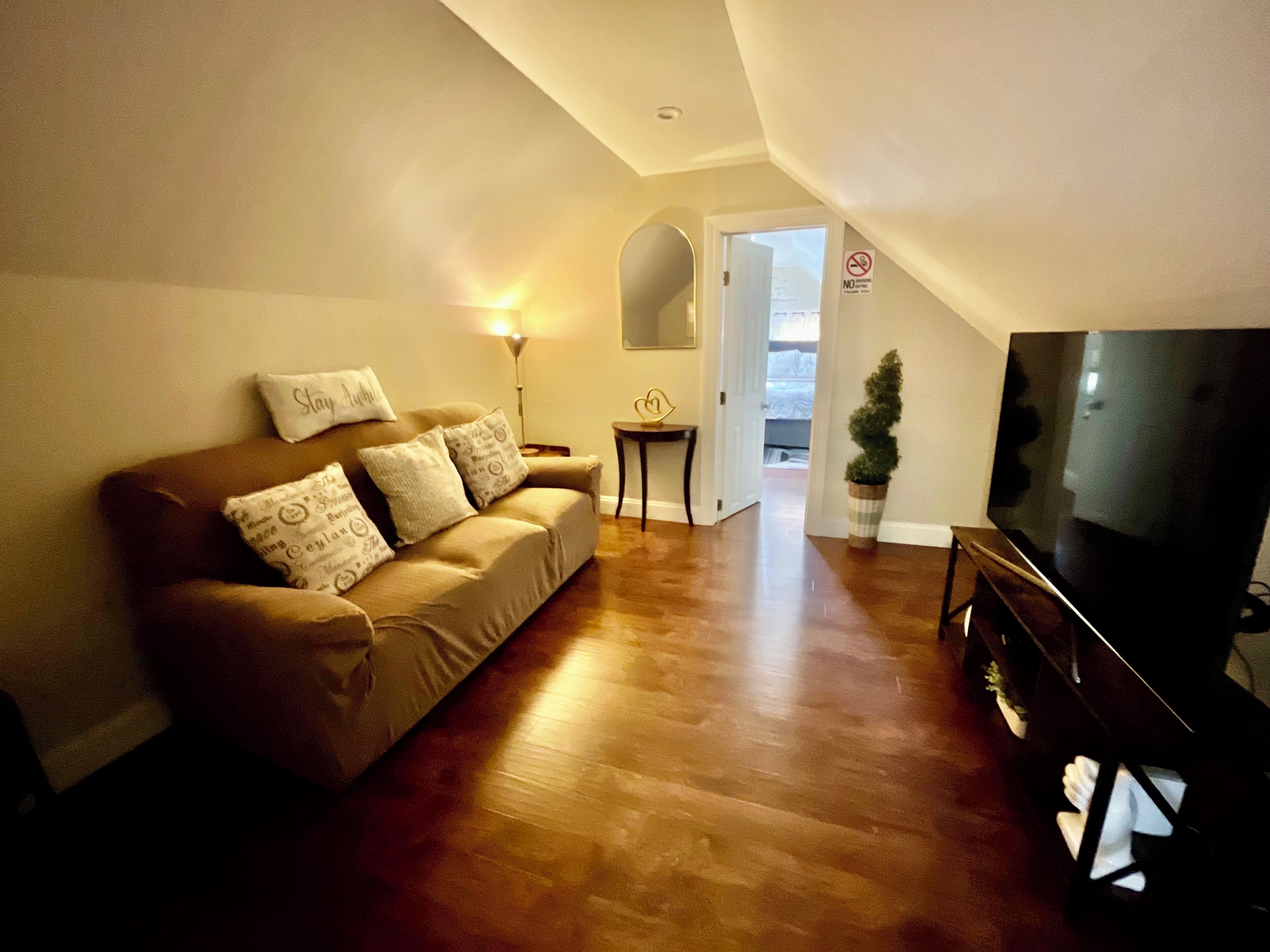 Cozy And Modern Apartment. Only 5 Mins From Newark Airport And 30 Mins To Nyc - New Dorp - Staten Island NY