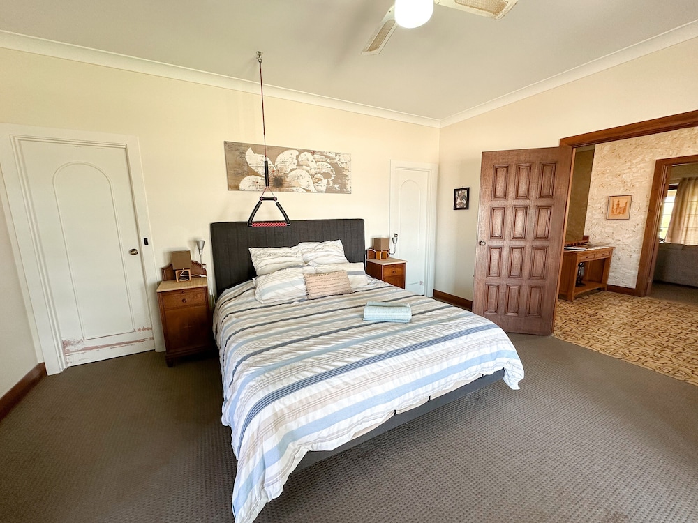 Tranquil Water Views From Your Private Front Deck - Perth