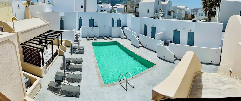 Tarelis Apartments - Santorini