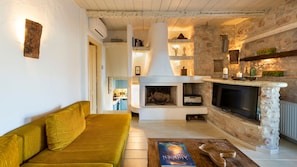 Casa, fumadores | 12 quartos, secretária, quartos insonorizados 