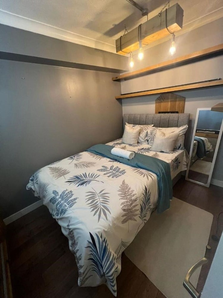 Zenwood Room - Dagenham