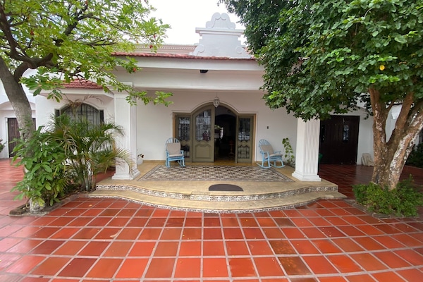 Fachada da propriedade