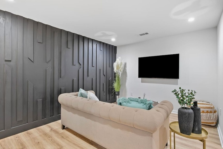 Chic 2 Bedroom W/ Free Parking - Douglasville, GA