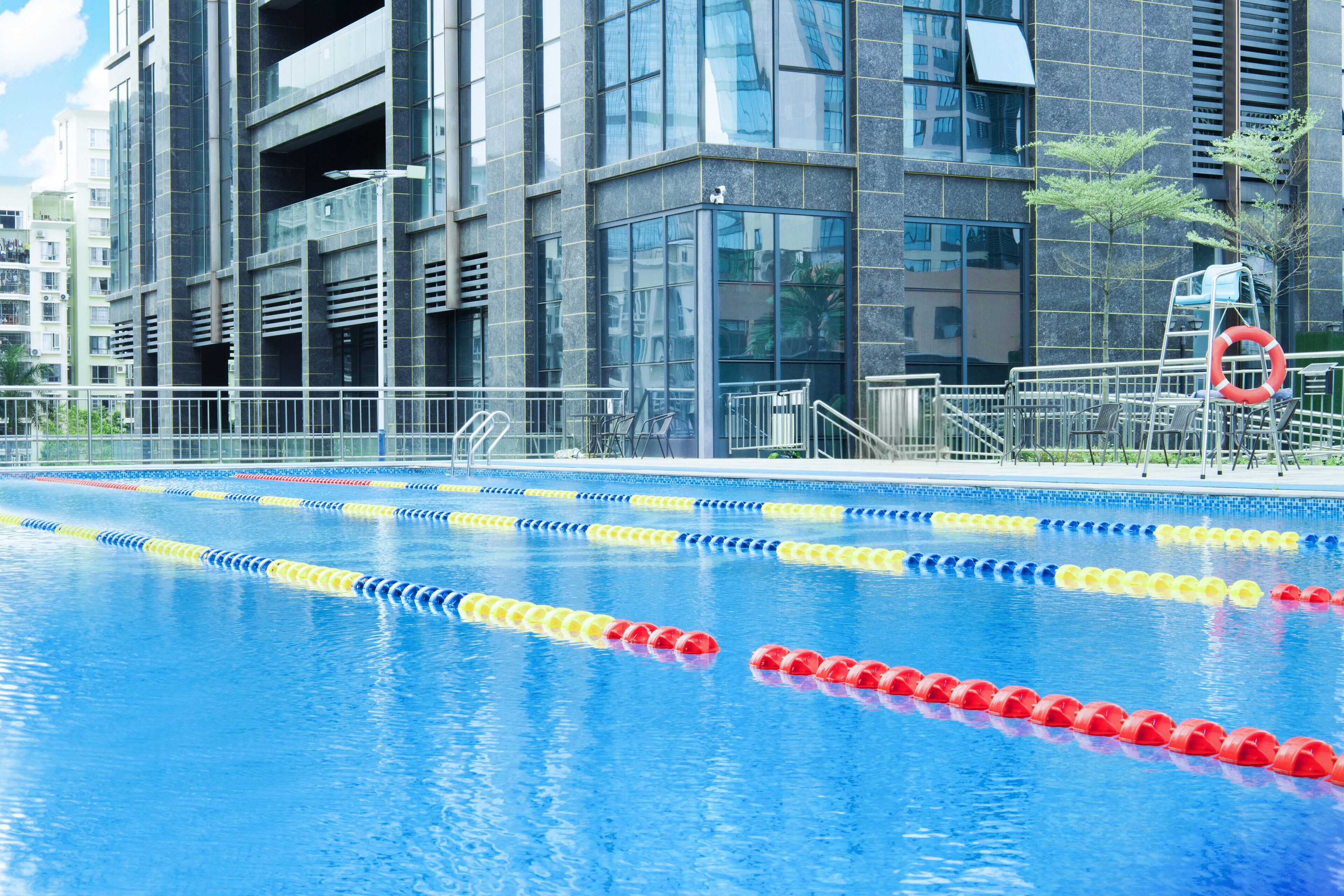 Piscina exterior sazonal 