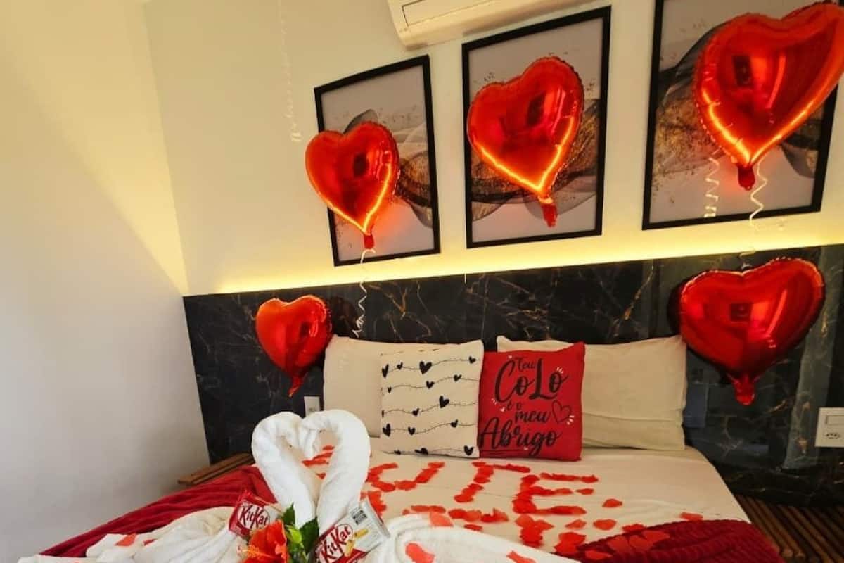 Quarto Duplo Standard | Cortinas/cortinados opacos, Wi-fi grátis, roupa de cama fornecida