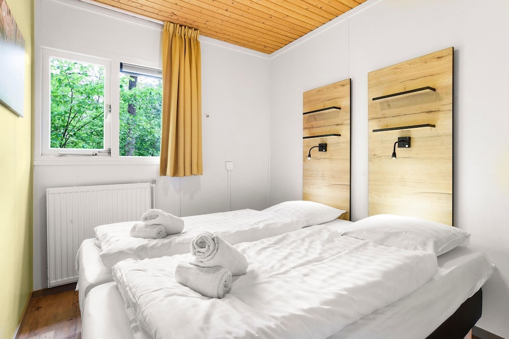 Leuke Bungalow Met Afwasmachine, Bij De Veluwe - Putten