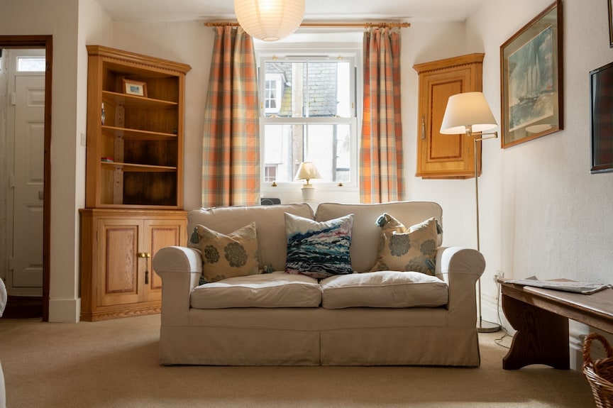 24 Rosemary Lane - Located In The Heart Of Beaumari - Anglesey