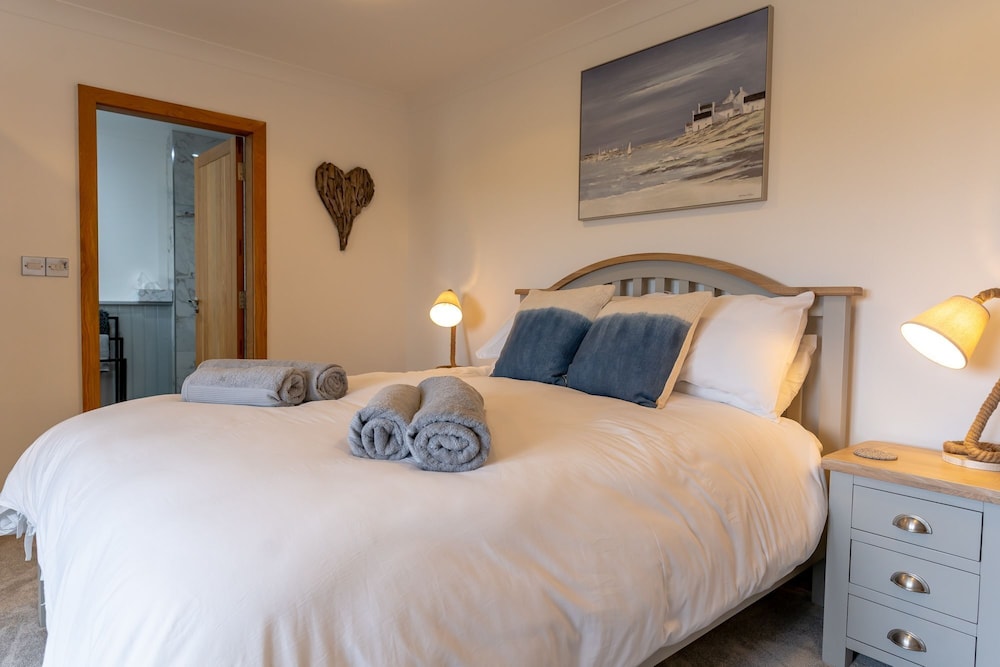 Llynfor - Sleeps 10 Guests In 5 Bedrooms - Rhosneigr