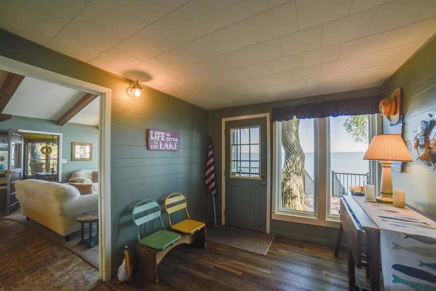 Dreamy Lake Poinsett Cabin W/ Deck, Dock & Views! - Lake Poinsett, SD