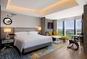 Estúdio, 1 cama King | Edredons de pluma, frigobar, cofres nos quartos