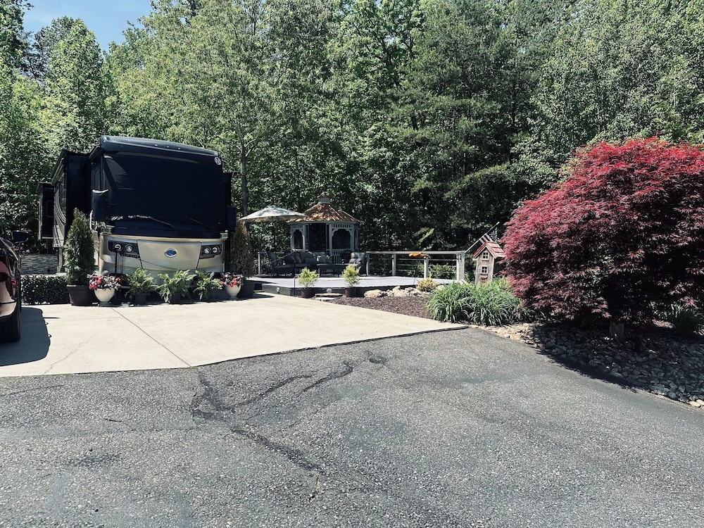 Mountain View Luxury Rv Spot, Class A Motorcoach Resort, Rumbling Bald Lake Lure - Lake Lure, NC