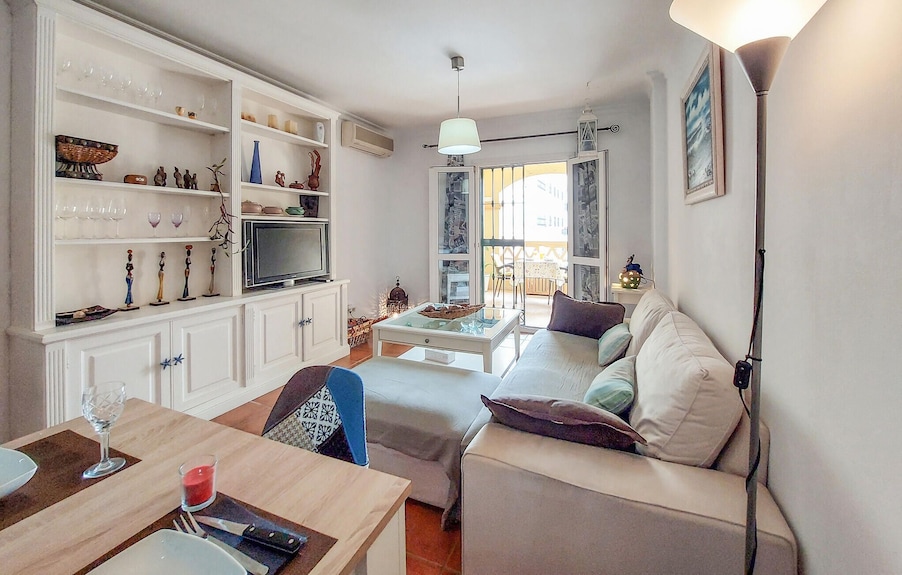 2 Bedroom Stunning Apartment In Nerja - Nerja