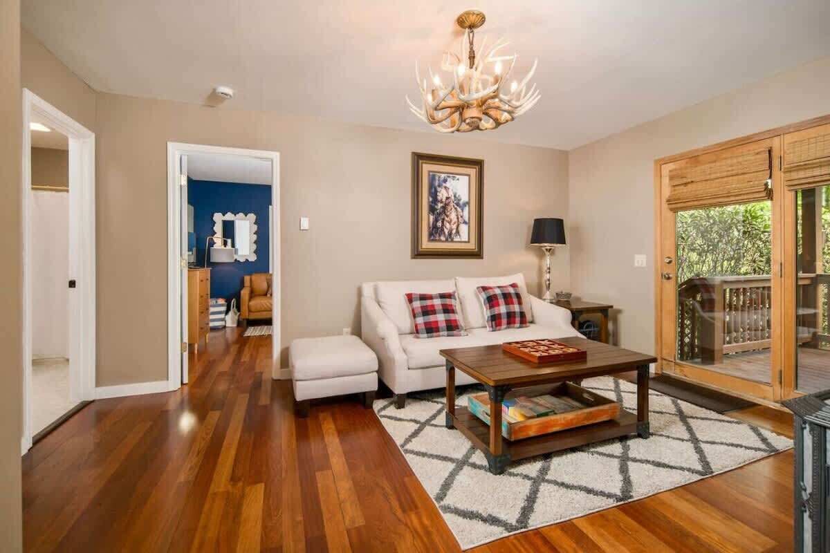3br Fall Haven W/hot Tub - Downtown Boone - Boone, NC