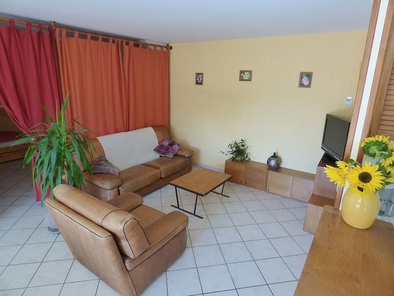 Gîte Au Cœur Du Cantal Avec Piscine - Cantal