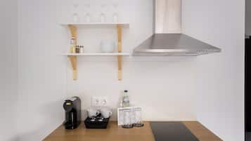 Estúdio Familiar | Cozinha privada | Um frigorífico, uma placa de cozinha, uma máquina de café expresso