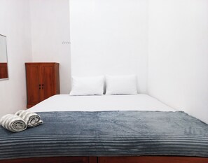 Quarto superior, vista para o pátio | 1 quarto, escrivaninha, quartos à prova de som, Wi-Fi de cortesia