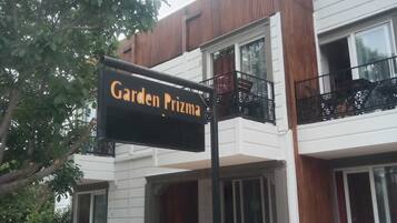 Piscina exterior sazonal