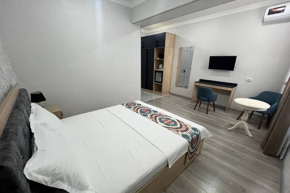 Quartos à prova de som, ferros/tábuas de passar roupa, Wi-Fi de cortesia
