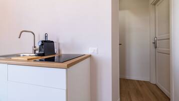 Quarto Quádruplo Familiar, Vista para a cidade | Secretária, secretária adequada para computadores portáteis