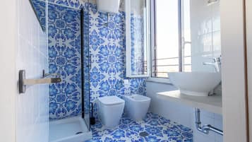 Quarto Superior, Vista para a cidade | Casa de banho