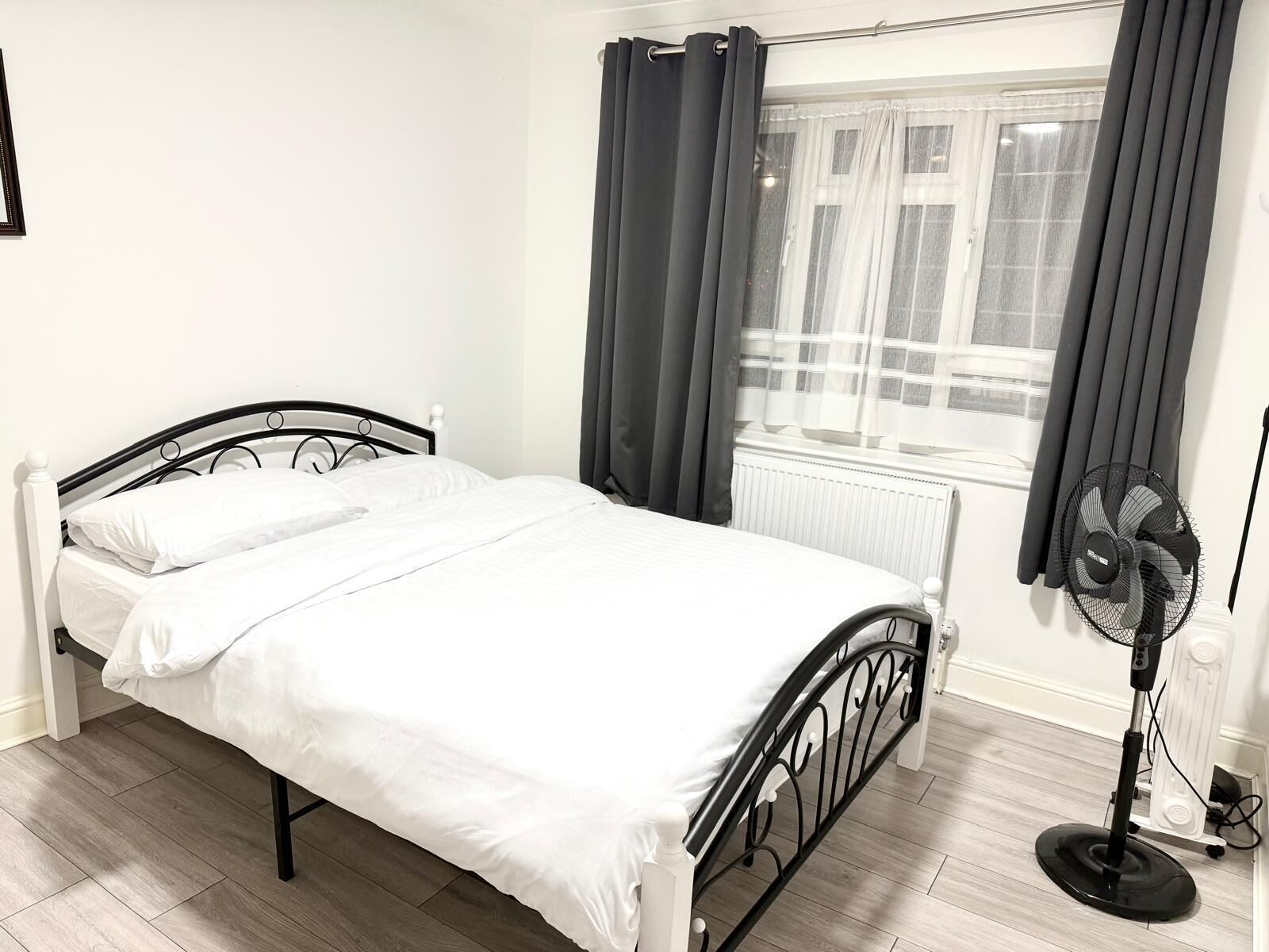 Standard Double Room - Shared | Ferro/tábua de engomar 