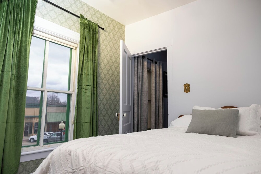 Historic Shepherd's Gem: Cozy 1-Bedroom Apartment with all the modern ...