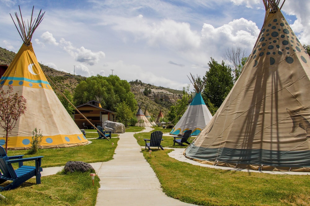 Yellowstone Tipis - Gardiner, MT