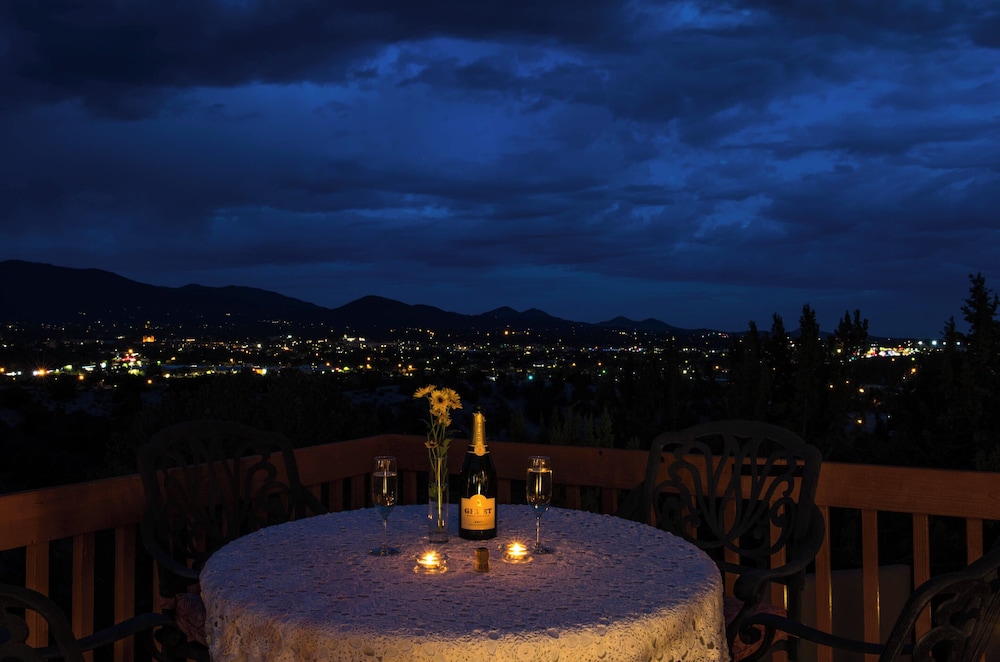 Luces De La Ciudad - Santa Fe, NM