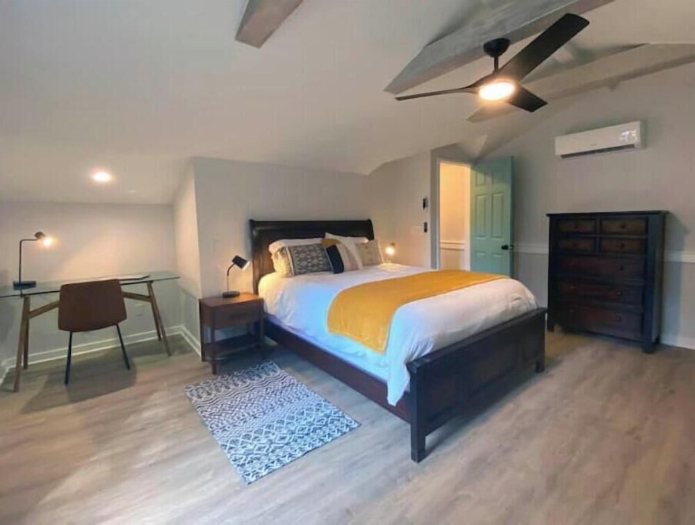 Hidden Chastain Getaway With Heated Pool - Atlanta | Vrbo