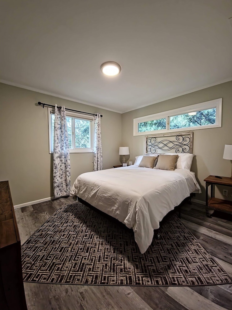 Cozy 4 Bedroom Deception Pass Retreat - Island County | Vrbo