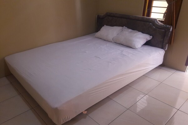 Hotel O Kost Indra - Makassar