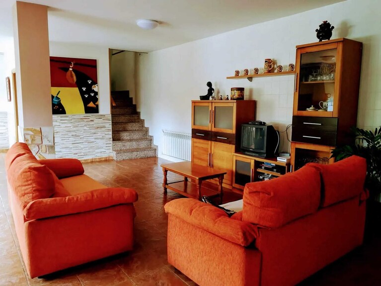 Homerez - Spacious House With Garden In Touro Family-friendly - A Rúa