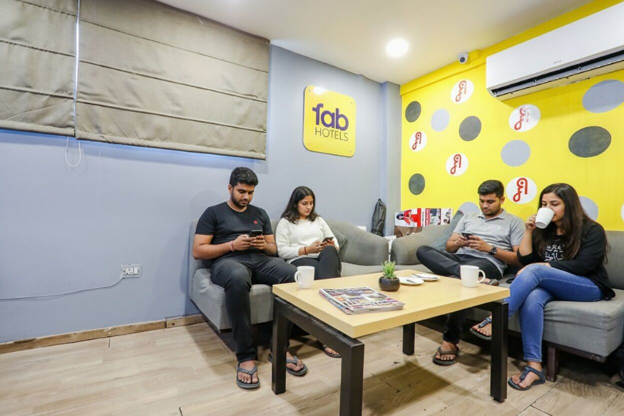 Área de estar no saguão