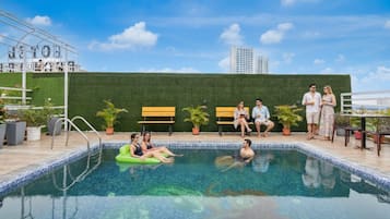 Bar à beira da piscina