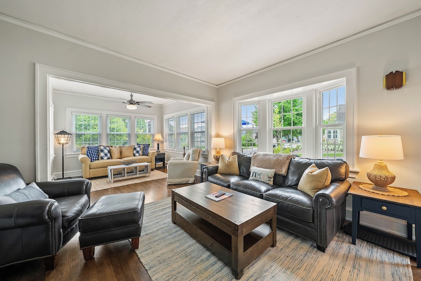 Cozy Corner Cottage| Beach Access & Historic Charm - South Shore Beach, WI