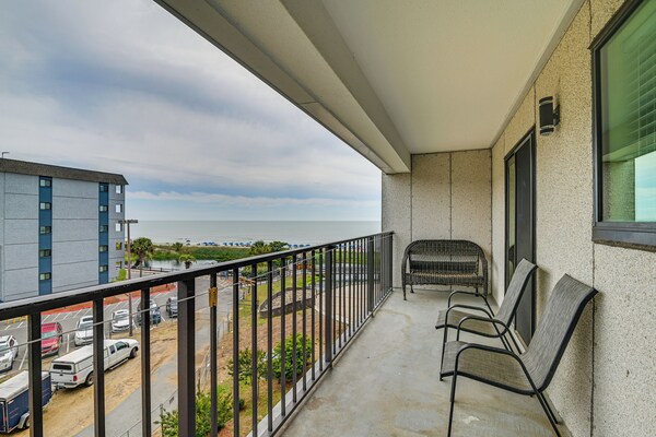 Beachfront Condo W/ Pool At Myrtle Beach Resort! - Surfside Beach, SC