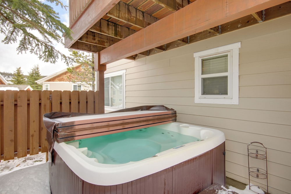 Cedar Creek Condo: Free Shuttle To Big Sky Resort! - Montana