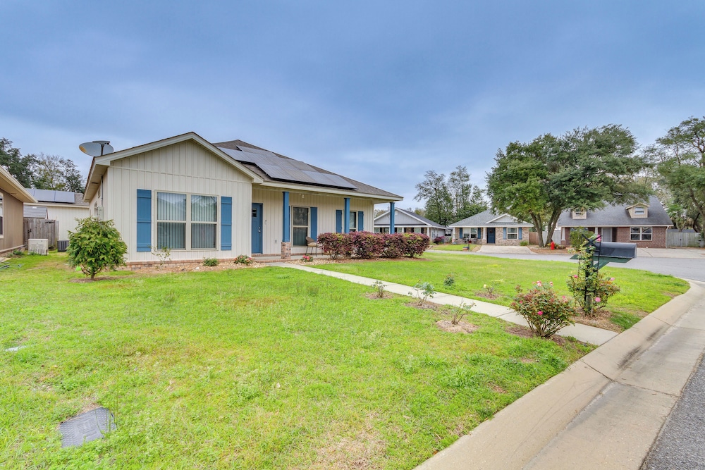 Pet-friendly Pensacola Home ~ 2 Mi To Bruce Beach! - Pensacola, FL